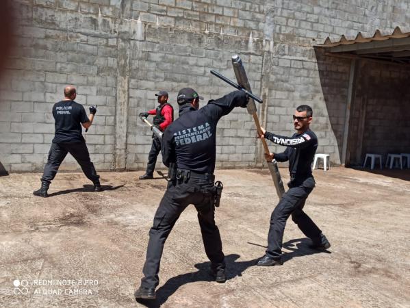 Servidores da Segurança Pública recebem capacitação para uso de tonfas ...